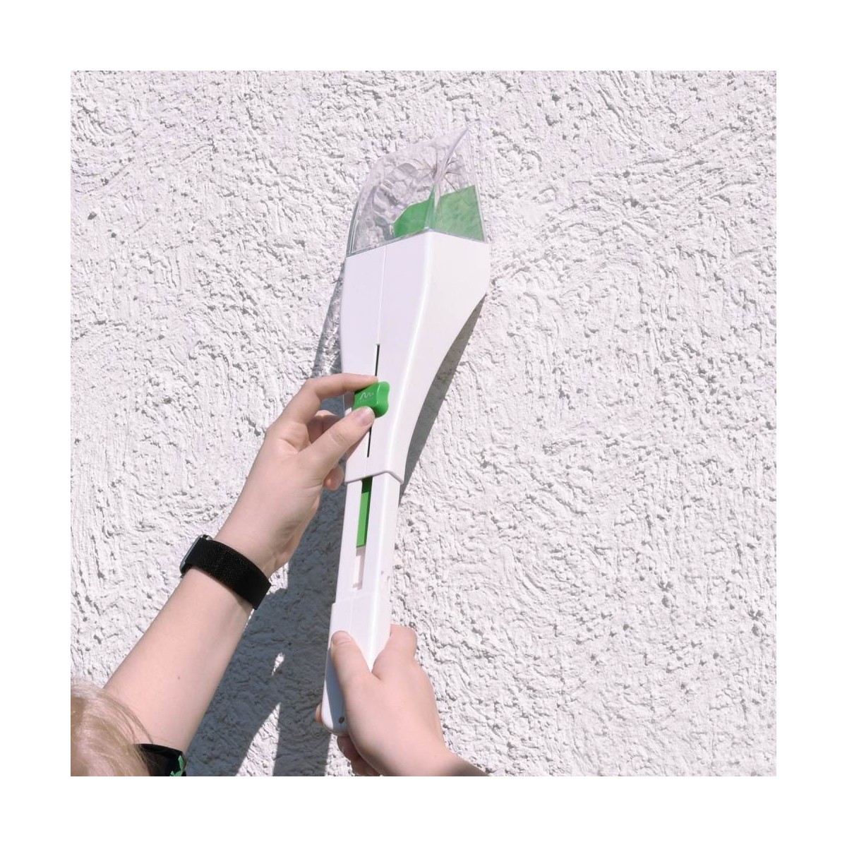 Insect Catcher - With telescopic handle and magnifying glass